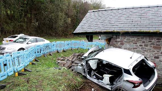 Man cut from car following crash between Brecon and Bwlch | brecon ...