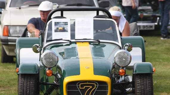 Classic motors roll into Brecon for vintage vehicle show | brecon-radnor.co.uk