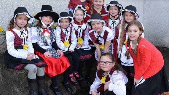 PICTURES: Pupils celebrate St David's Day | cambrian-news.co.uk