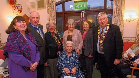 Alice celebrates 100th birthday | farnhamherald.com