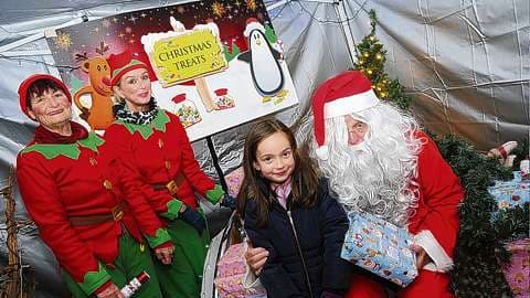 Santa helps with big Christmas countdown | farnhamherald.com