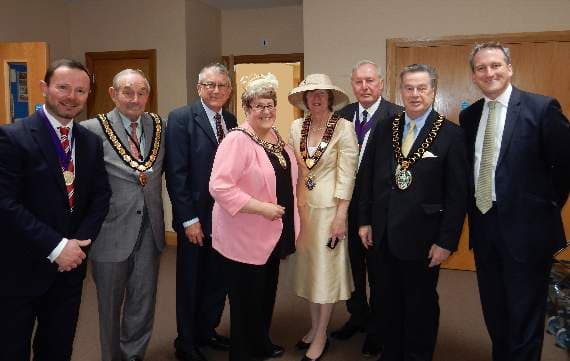Mayor gathers together the 'Chain Gang' | farnhamherald.com