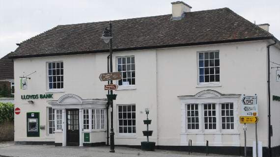 Liphook and Haslemere to be left without a bank or cash point between ...