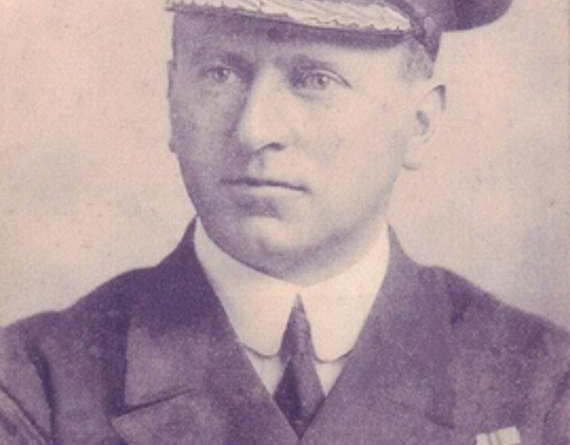 Honour for wartime naval hero | farnhamherald.com