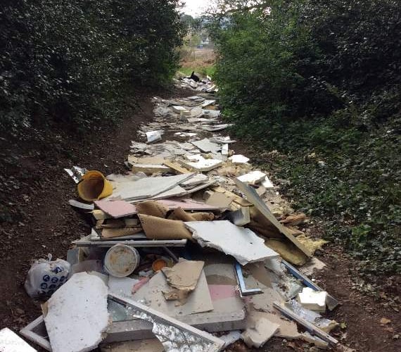 Councils at war over fly-tipping | farnhamherald.com