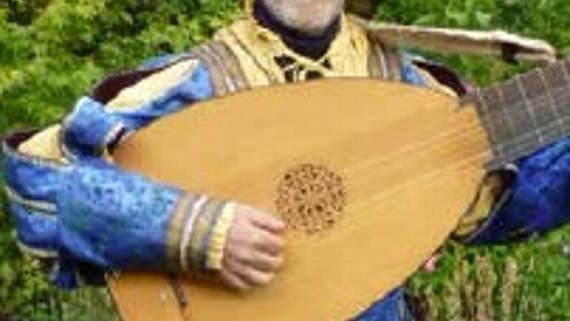 Mr Farnham pays second visit to town | farnhamherald.com