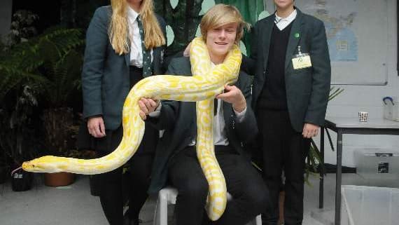 'Sixth form the main attraction' | farnhamherald.com