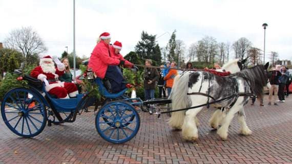 Santa to arrive in horse and cart | farnhamherald.com