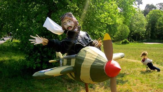 Wave hello to scarecrows | farnhamherald.com