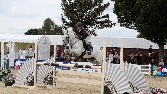 Jenna goes for time and takes the title | farnhamherald.com