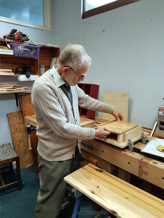 Flat whites and fixing at repair cafe | farnhamherald.com