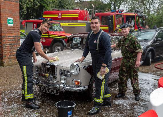 Bordon Fire Station hosts charity car wash | farnhamherald.com