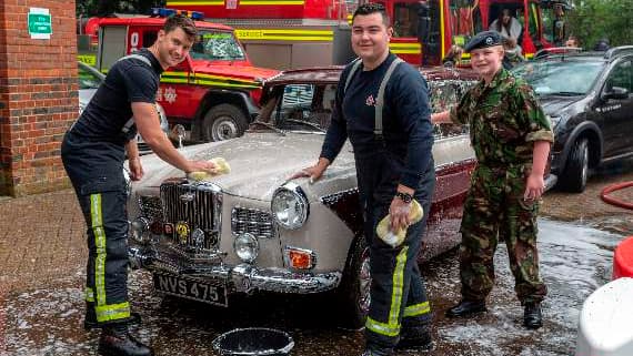 Bordon Fire Station hosts charity car wash | farnhamherald.com