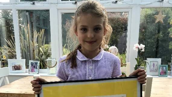Artist Daisy wins royal approval | farnhamherald.com