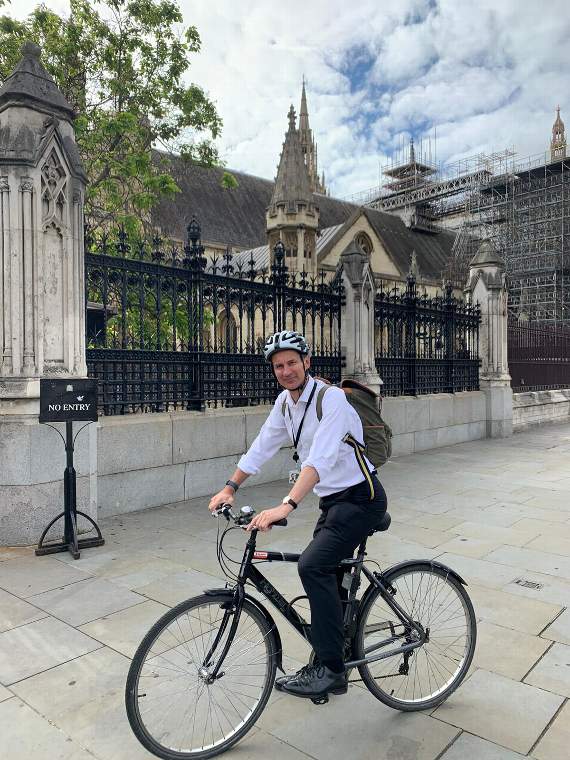Jeremy Hunt: Is cycling one answer to pollution problem ...