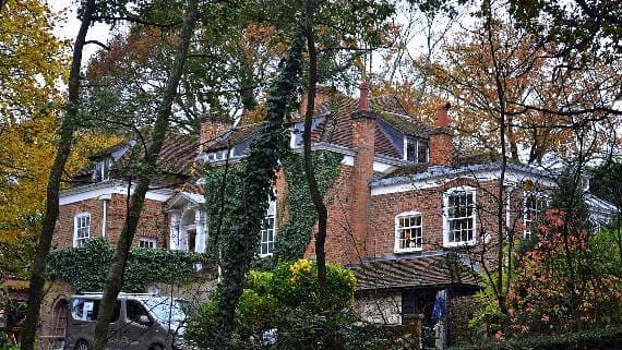 Peeps into the Past: The ghost of roofer Alfred Hack seen 'doing his ...