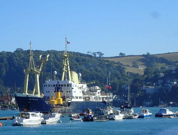 Captain pilots Trinity House ship into his home port | dartmouth-today ...