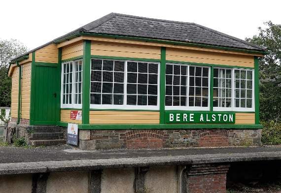 Bere Alston Station's old signal box is restored to its former glory ...