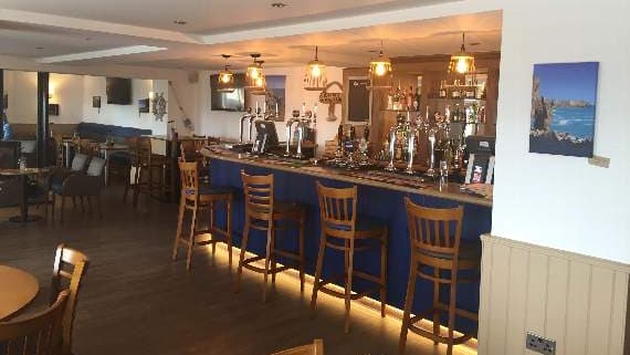Amroth Arms reopens after makeover | tenby-today.co.uk