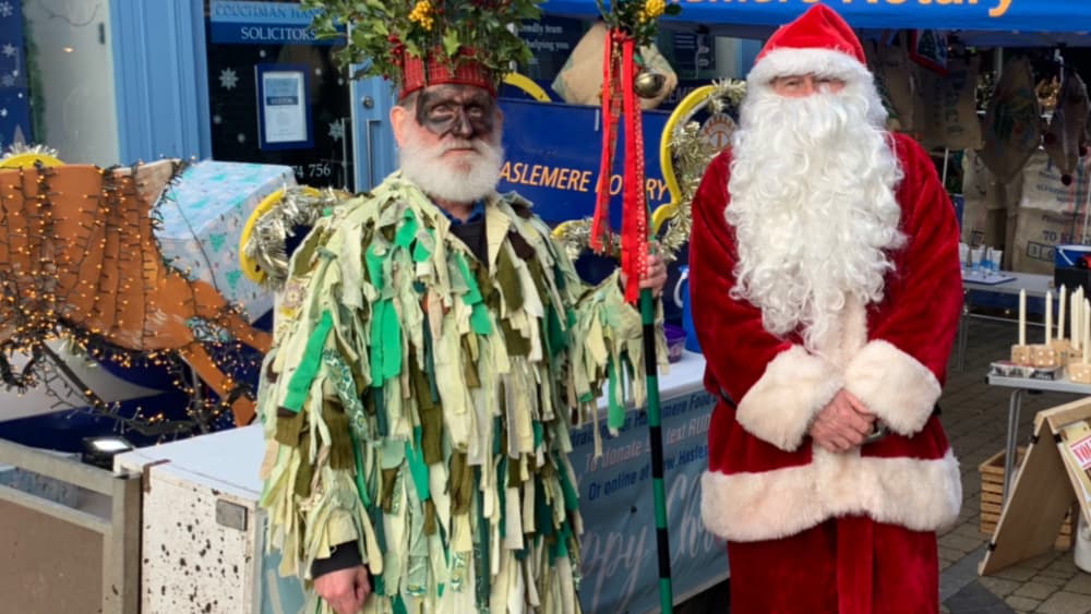 Strange visitor to Santa Sleigh | farnhamherald.com
