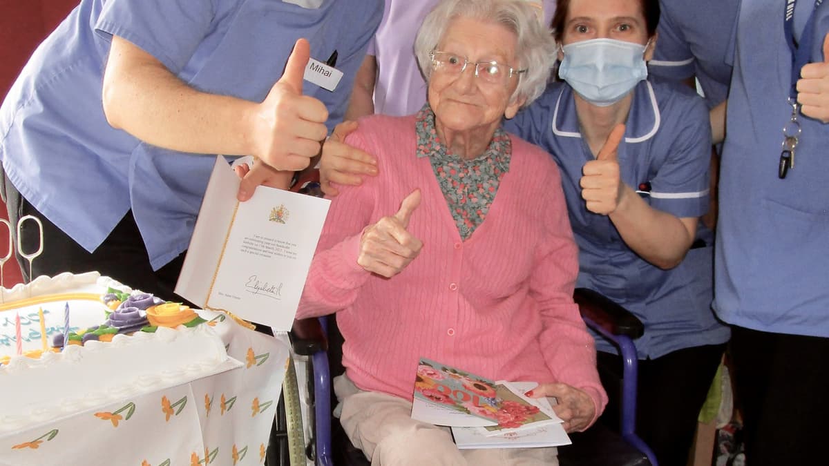 Anne celebrates her 100th birthday at Pax Hill | farnhamherald.com