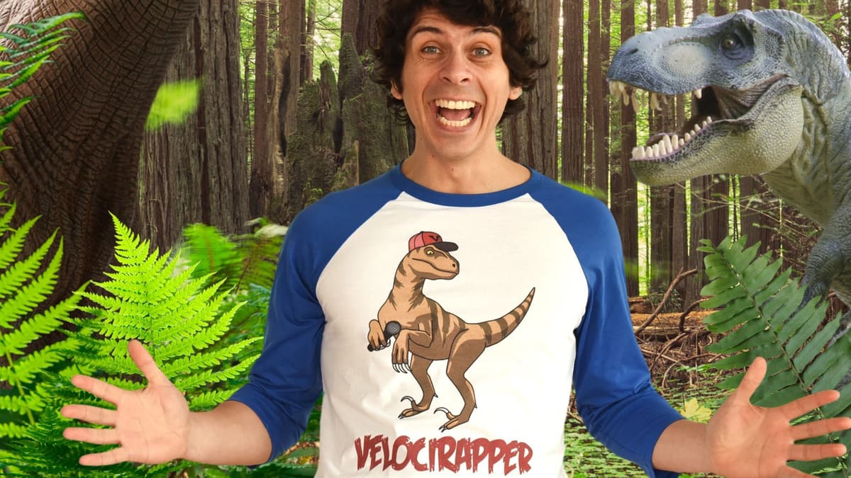Andy Day leads dinosaur fun day In Bordon | farnhamherald.com