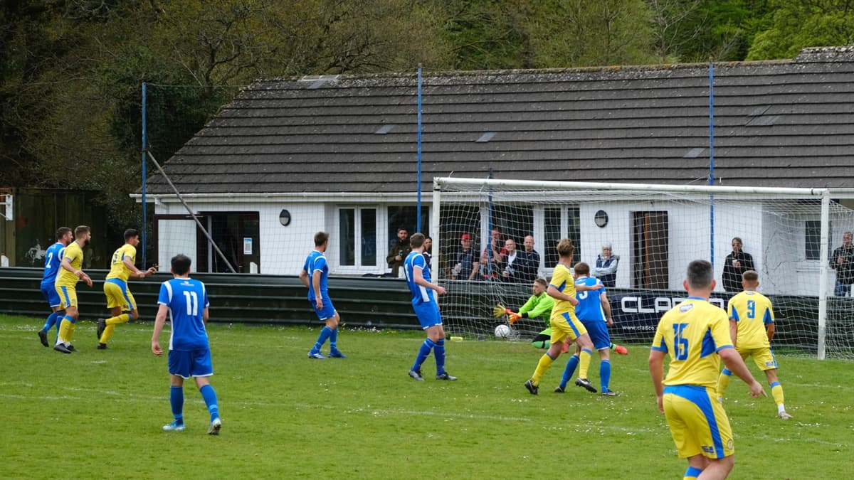 Excellent derby win for Crediton against Okehampton | creditoncourier.co.uk