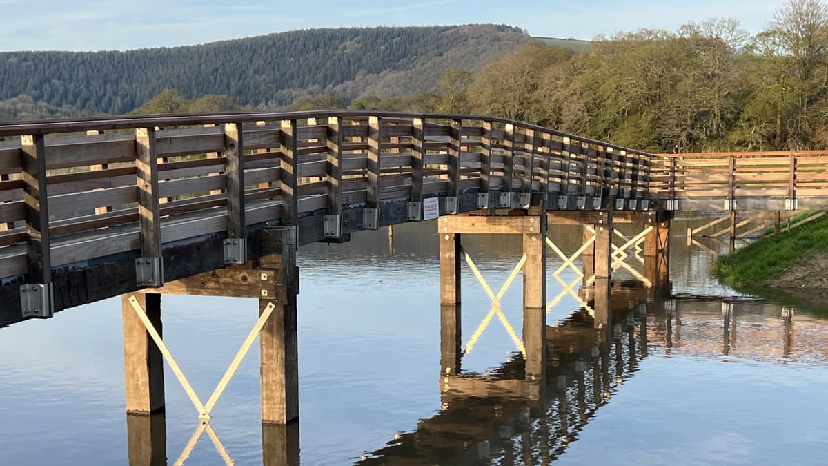 New Calstock footbridge enables people to enjoy wetlands and Tamar ...