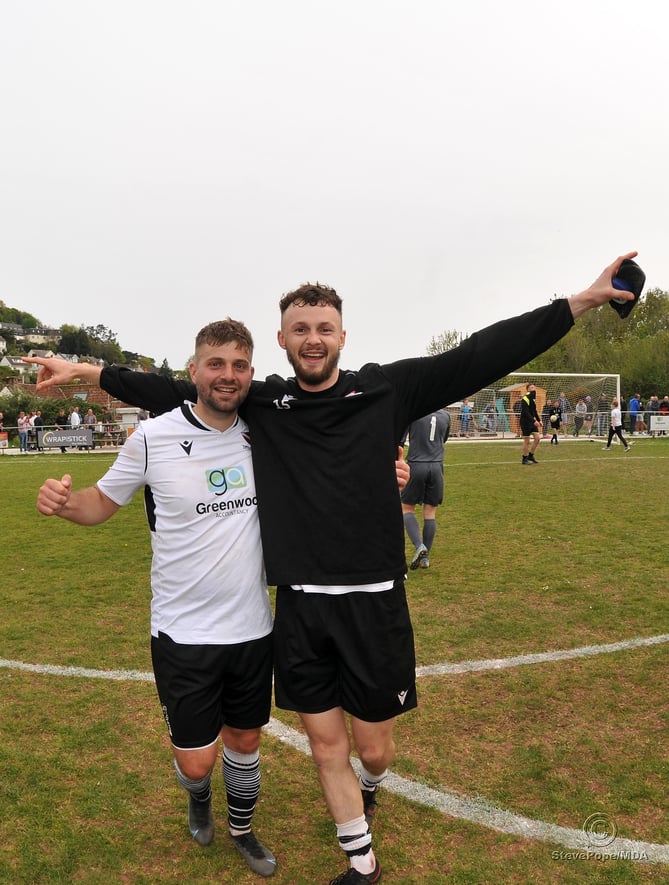 MATCH GALLERY: Teignmouth 8-1 Plymstock United | middevonadvertiser.co.uk
