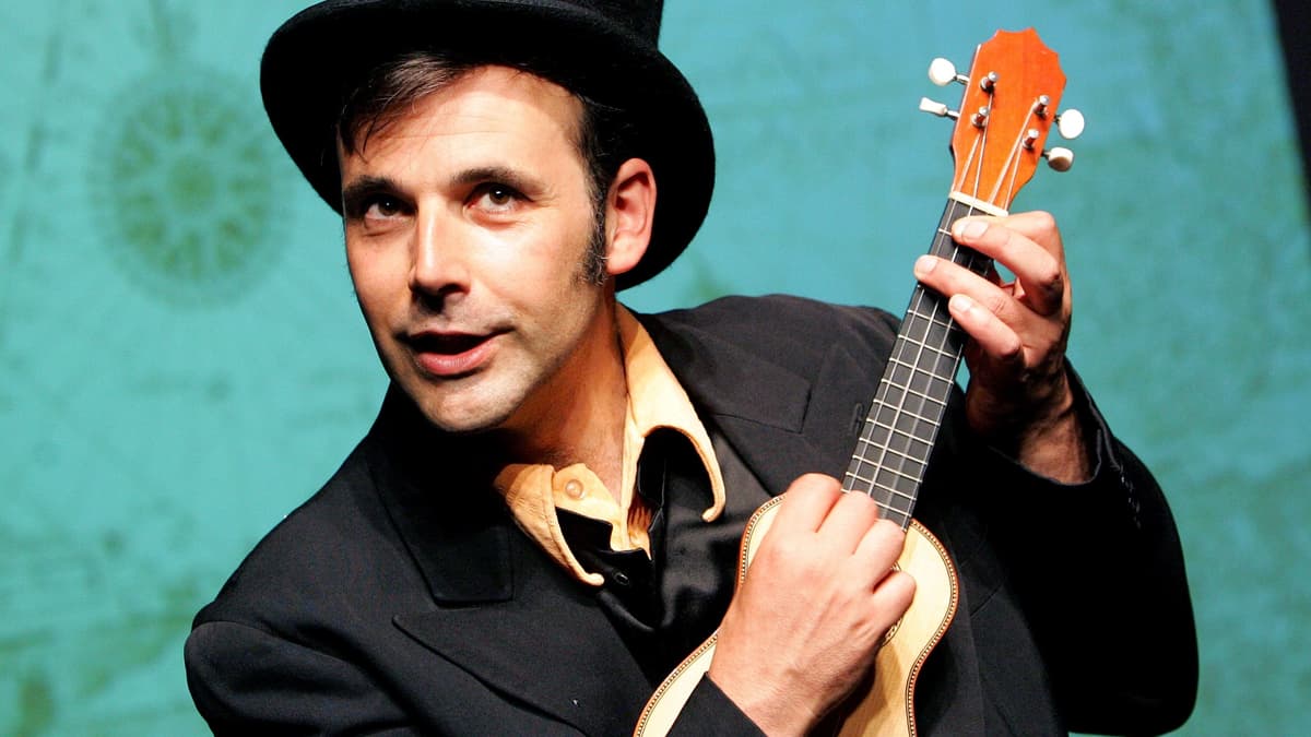 Comedian Rob Newman coming to Phoenix Theatre in Bordon | farnhamherald.com