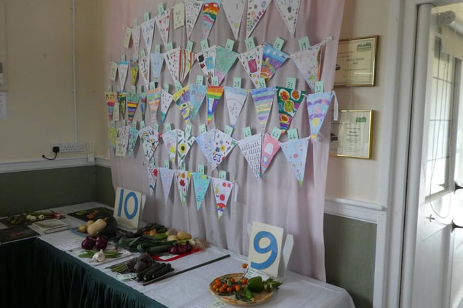 Meavy villagers pull out all the stops for a colourful show | tavistock ...