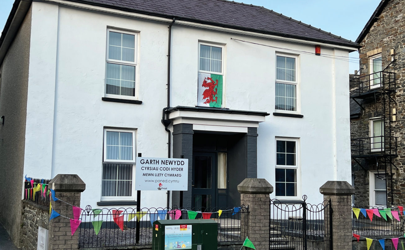 Welsh learner sets up language hub | cambrian-news.co.uk