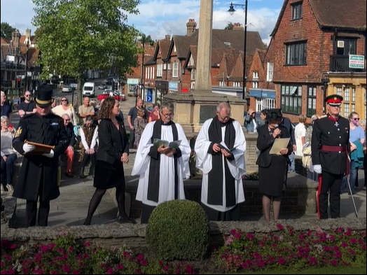 Queen Elizabeth II: Haslemere comes together to mark death and welcome ...