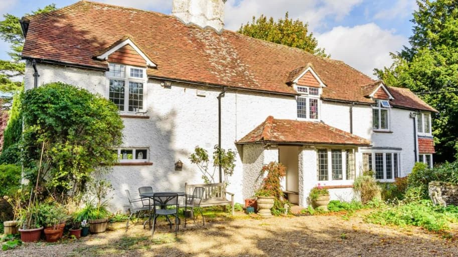 Liphook cottage for sale is “second oldest” property in village ...