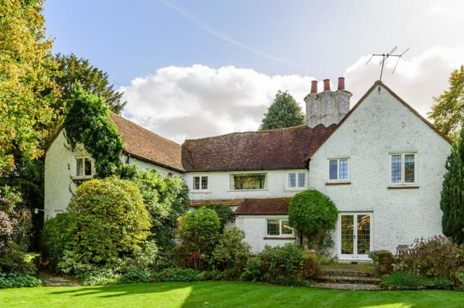 Liphook cottage for sale is “second oldest” property in village ...