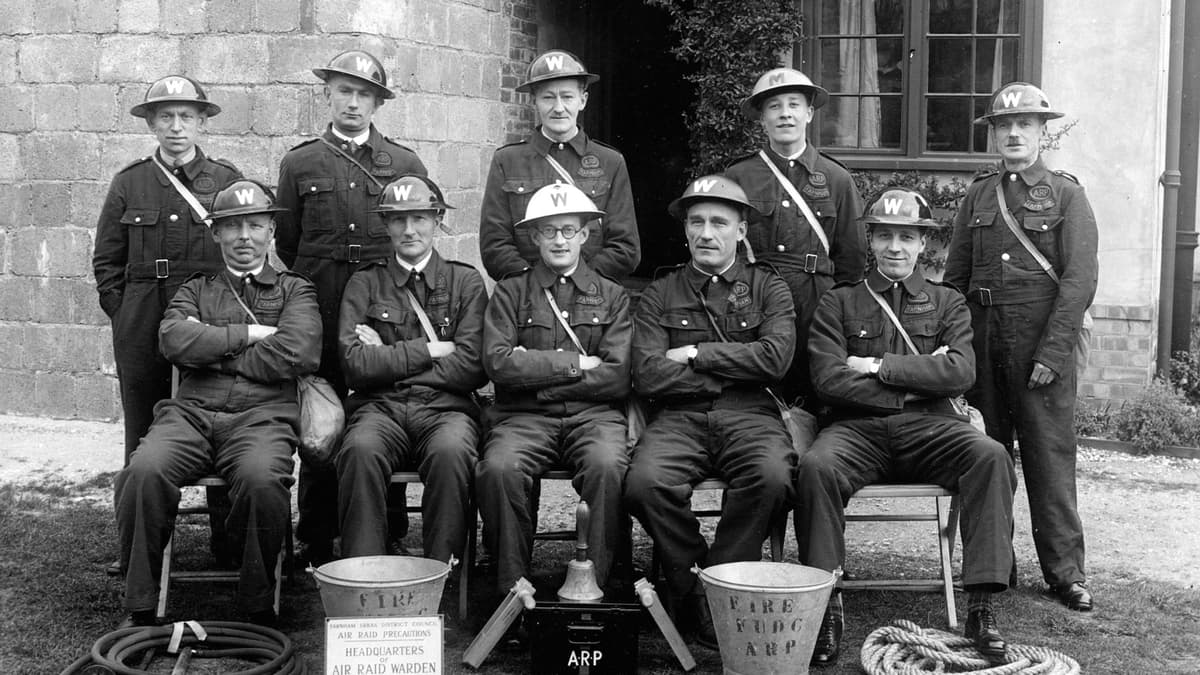 Peeps into the Past: Farnham's Second World War ARP team at work ...