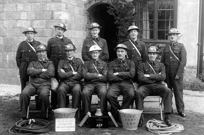Peeps into the Past: Farnham's Second World War ARP team at work ...