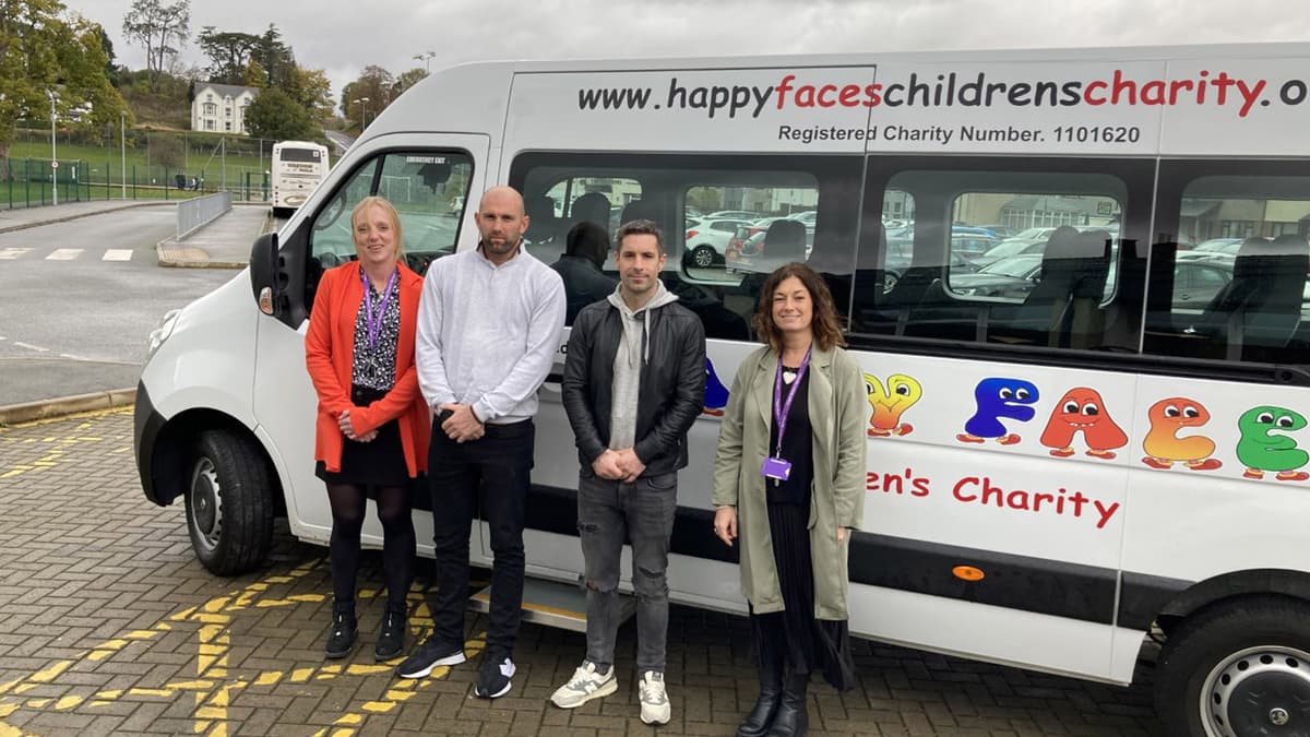 Bala school gets new minibus thanks to marathon effort | cambrian-news ...