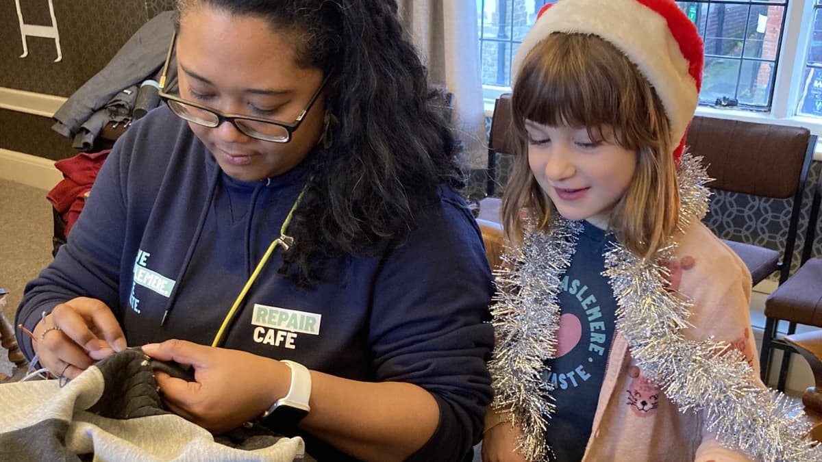 Christmas spirit at Haslemere Repair Cafe | farnhamherald.com