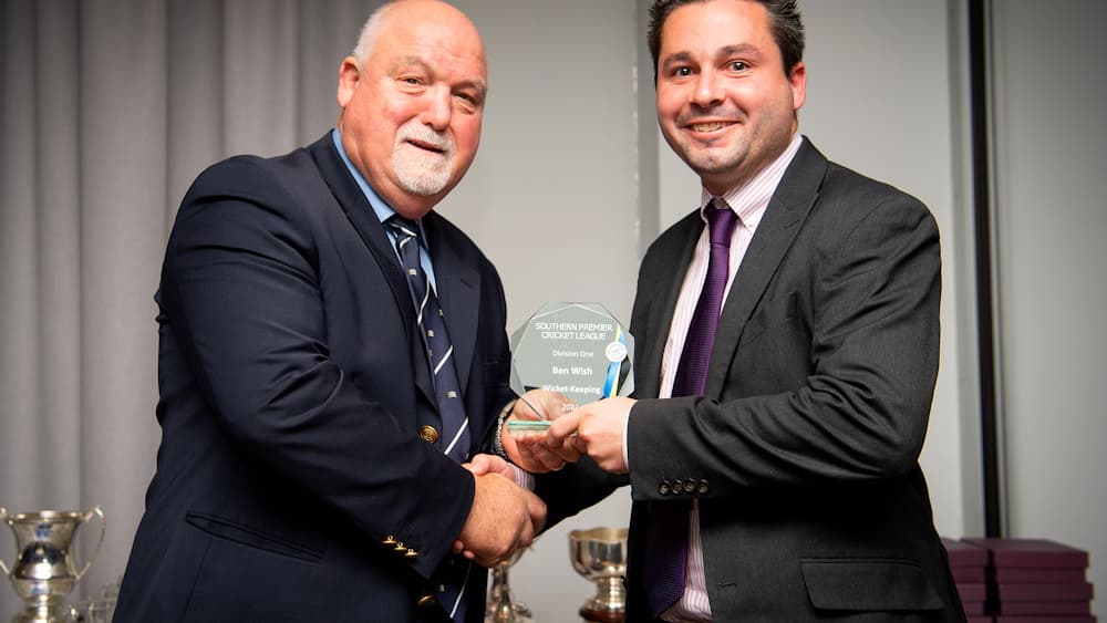 England player Mike Gatting presents Rowledge wicketkeeper with 'golden ...