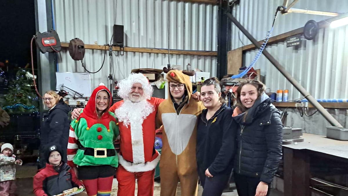 Charity Christmas tractor run huge success for Liskeard Young Farmers ...