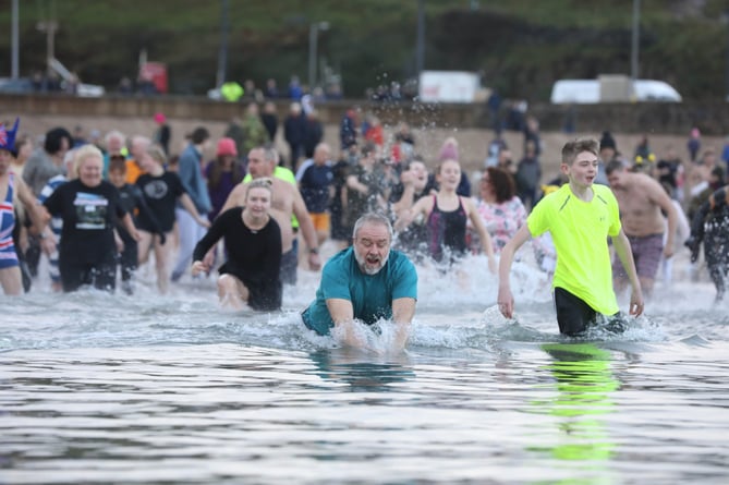 Dippers make a splash in 40th anniversary dip | iomtoday.co.im