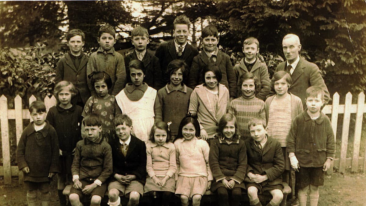 Peeps into the Past: The tall girl in the Privett School photo, that's ...