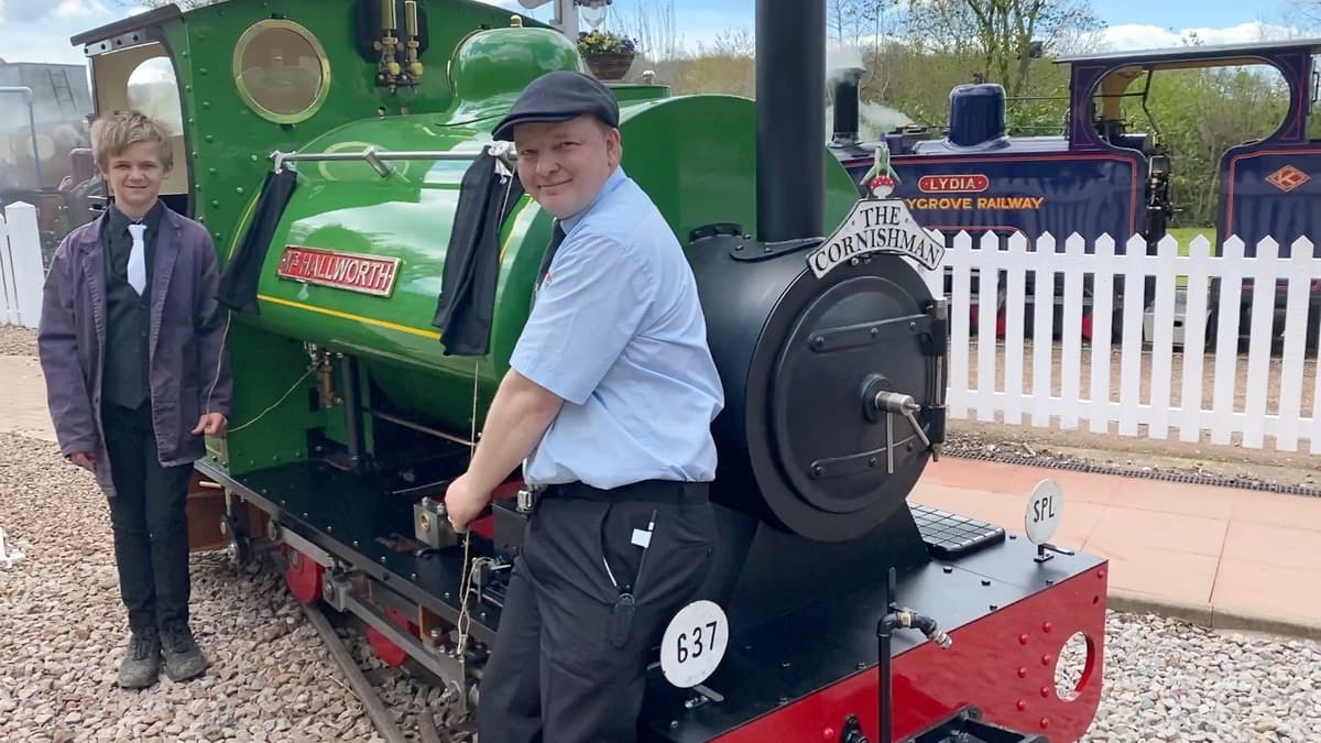 Full steam ahead for Mr Hallworth | monmouthshirebeacon.co.uk