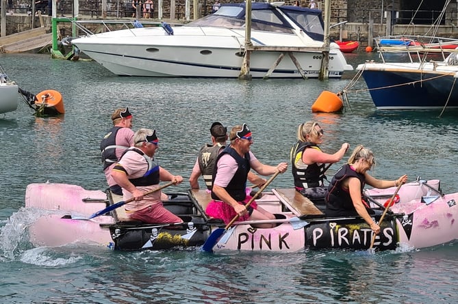 Pink Pirates paddle to victory in Looe Raft Race | cornish-times.co.uk