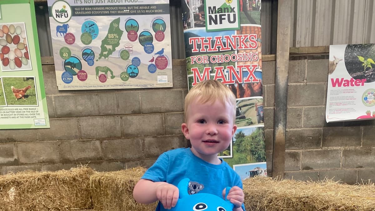Farm opens gates for families to meet the flock | iomtoday.co.im
