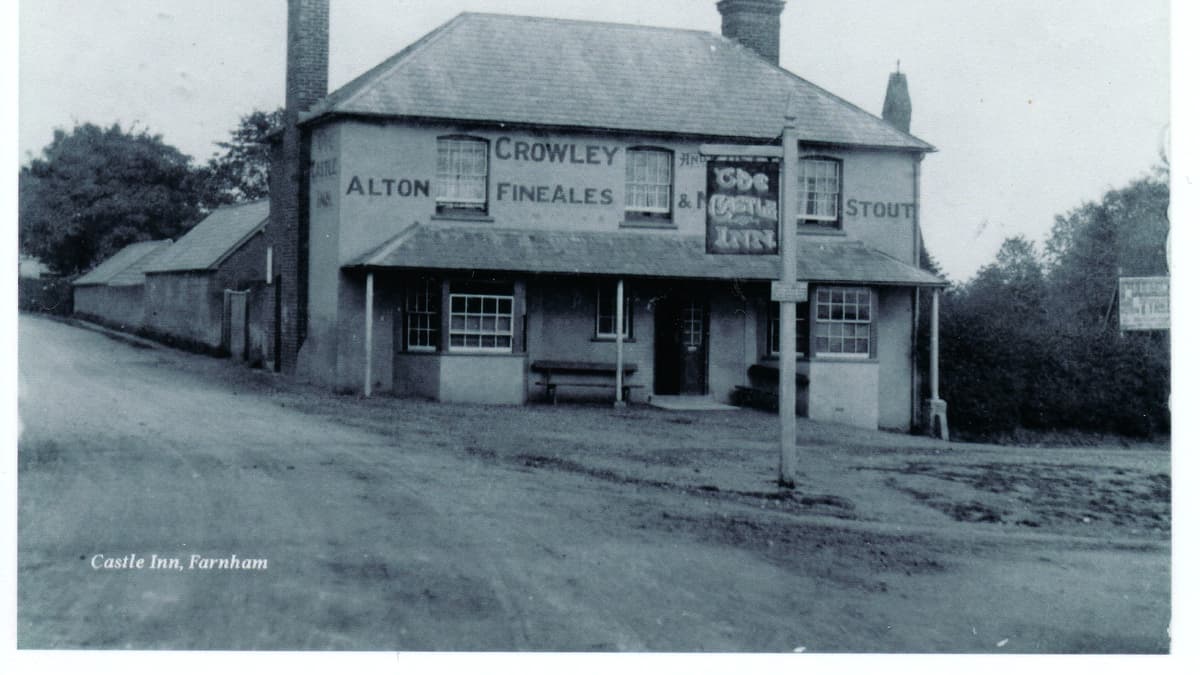 Pubs of the Past: The Farnham boozer linked to Britain's first teen ...