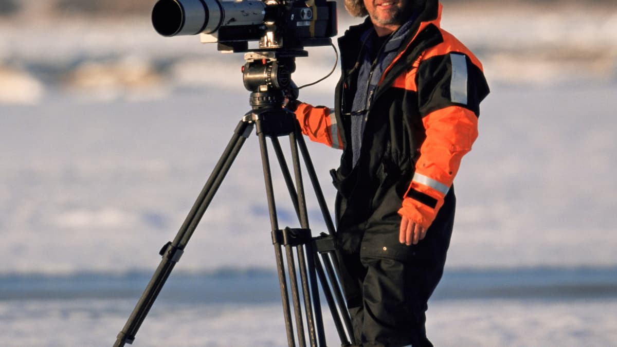 Doug Allan tells wildlife tales from behind the camera | farnhamherald.com