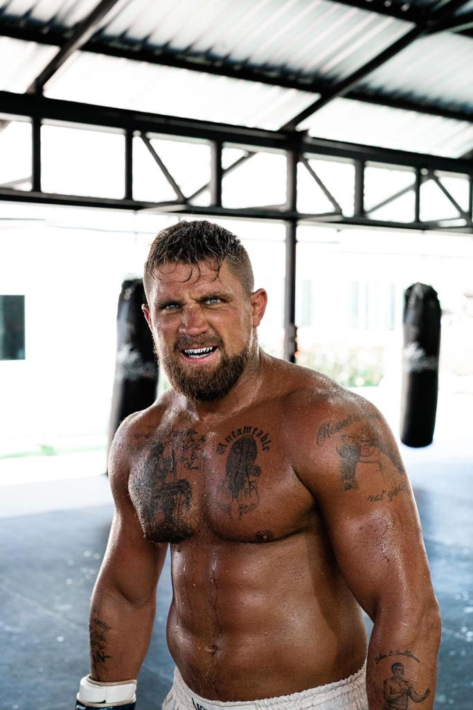 Bordon bareknuckle fighter Darren Hendry to return to action after more ...