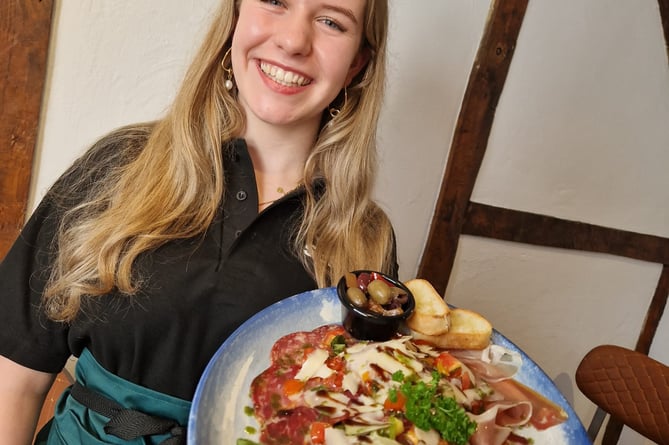 Serina: New wine bar opens its doors in Farnham town centre with ...